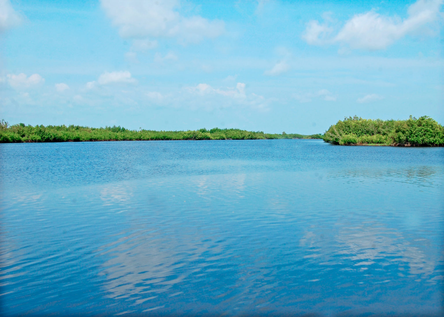 COUNTRY/HOLIDAY/VACATION RIVERFRONT HOMES FOR SALE AT THE CHILL RIVER ...