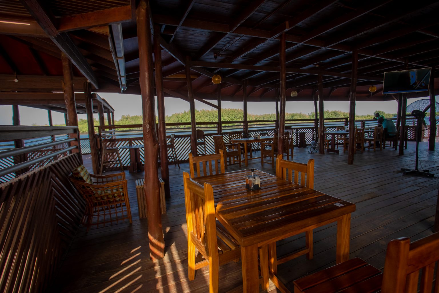 Restaurant & Bar – Chill River Resort